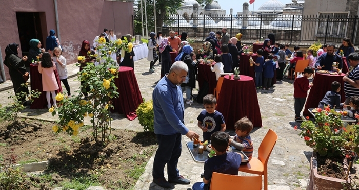 Cemal Toy ile Çocuklar İçin Resim Atölyesi Eğitimleri Tamamlandı